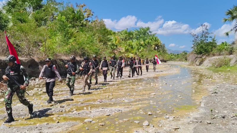 Cegah Pelibas Ilegal Pos Silawan Satgas Yonif 742/Swy Dengan Polri ...