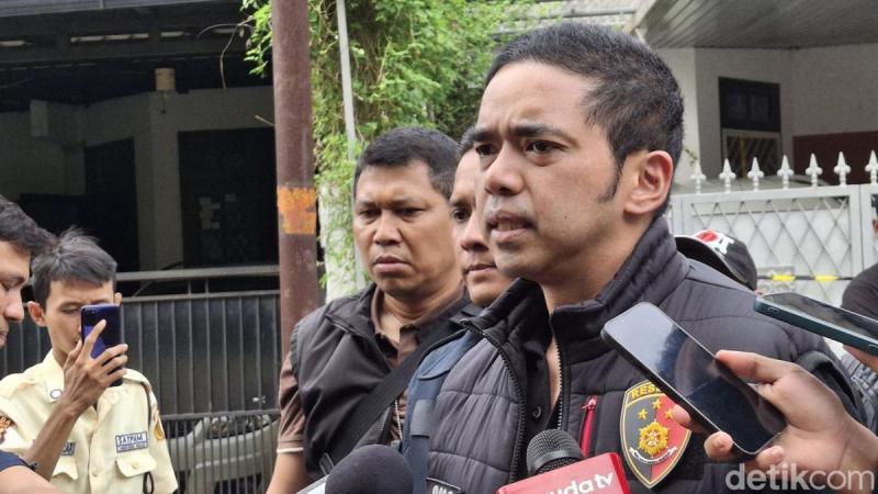 Ini Kronologi dan Motifnya! Anak Tusuk Ayah dan Nenek hingga Tewas di Cilandak Jadi Tersangka